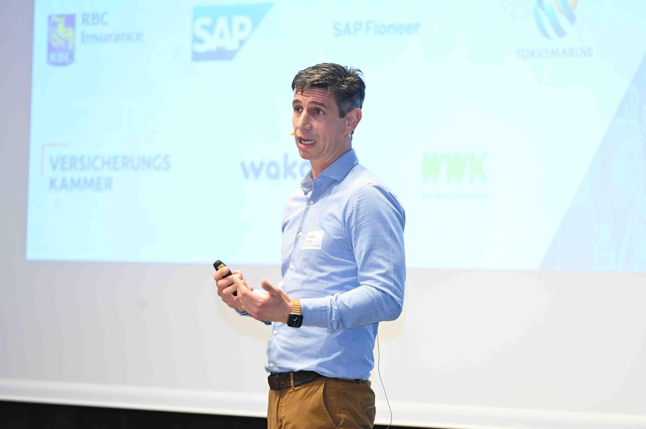 Zurich meets Basel: Versicherungsbranche nimmt digitale Chancen ins ...